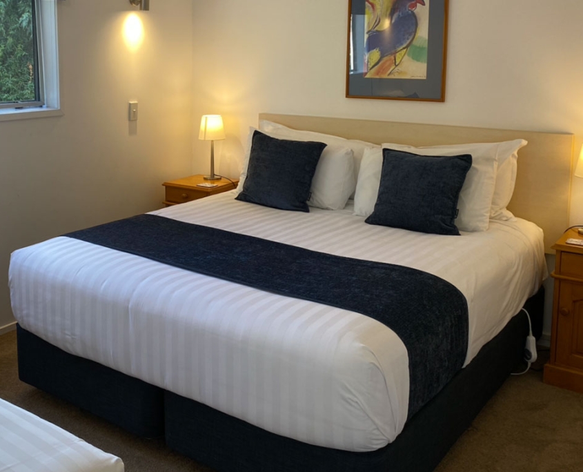 Home - Colonial House Motel